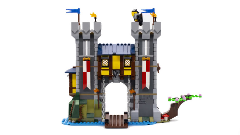 LEGO Creator 3-in-1 31120 Medieval Castle review and gallery