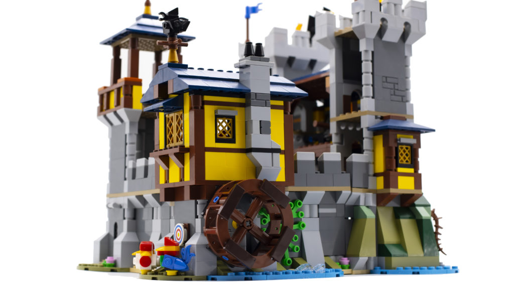 LEGO Creator 3-in-1 31120 Medieval Castle review and gallery