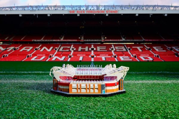 LEGO Creator Expert 10272 Old Trafford – Manchester United visits the ...