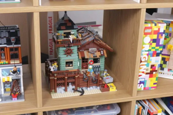 LEGO Display Windows for IKEA Kallax review and gallery