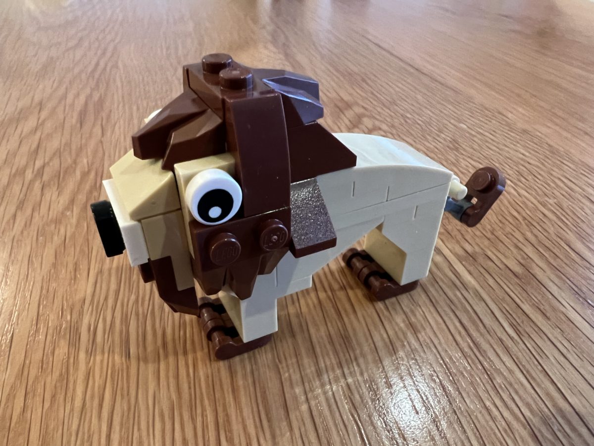 LEGO Explorer magazine issue 18 free brick-built lion