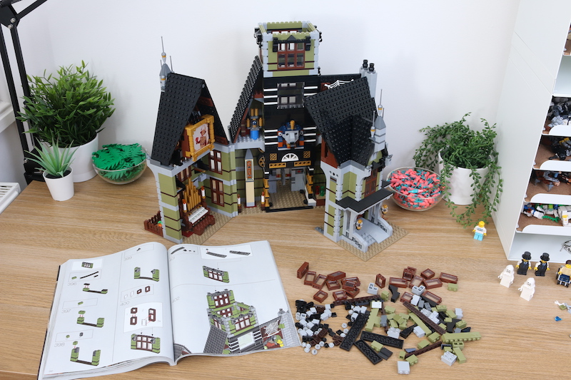 LEGO Fairground Collection 10273 Haunted House review