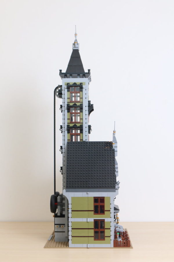 LEGO Fairground Collection 10273 Haunted House review