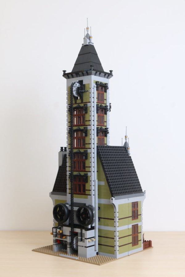 LEGO Fairground Collection 10273 Haunted House review