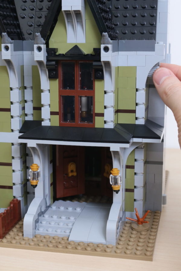 LEGO Fairground Collection 10273 Haunted House review