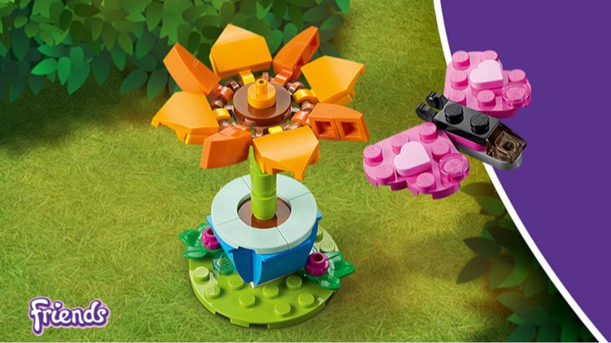 Four free sets are now available on the official online LEGO store ...