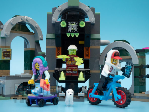 LEGO Hidden Side 70430 Newbury Subway review