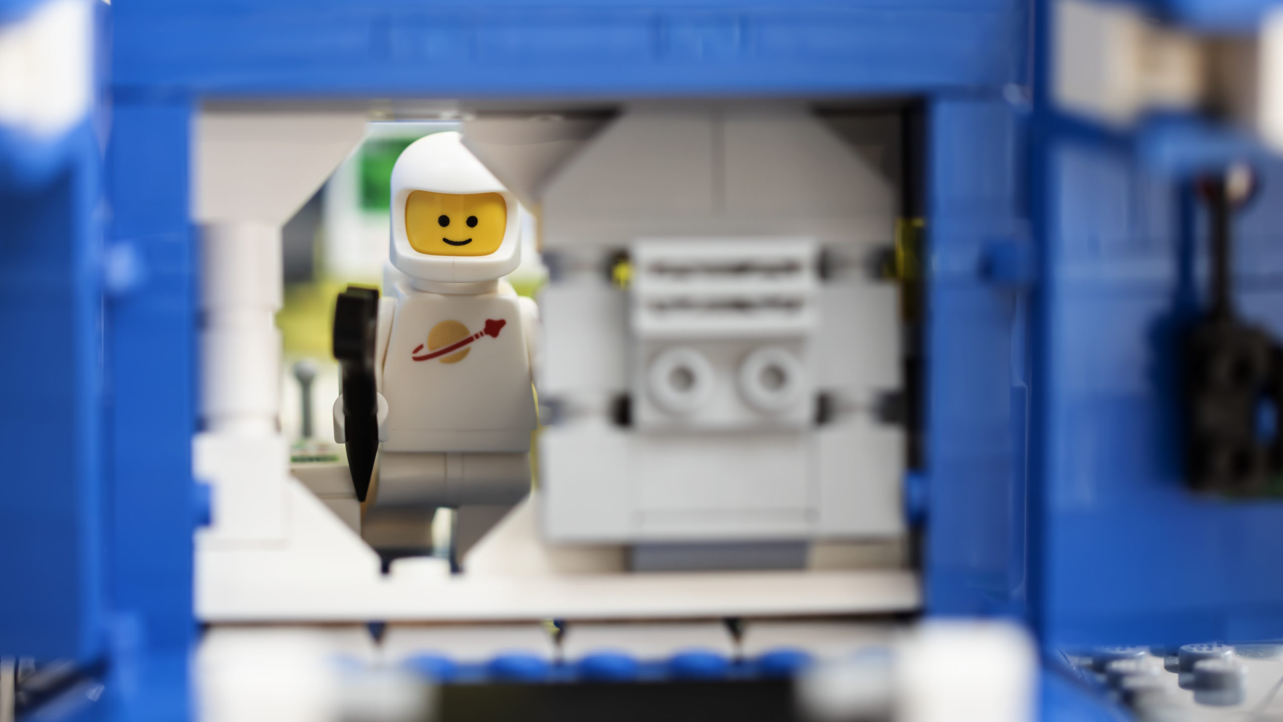 LEGO ICONS 10497 Galaxy Explorer 90th anniversary review