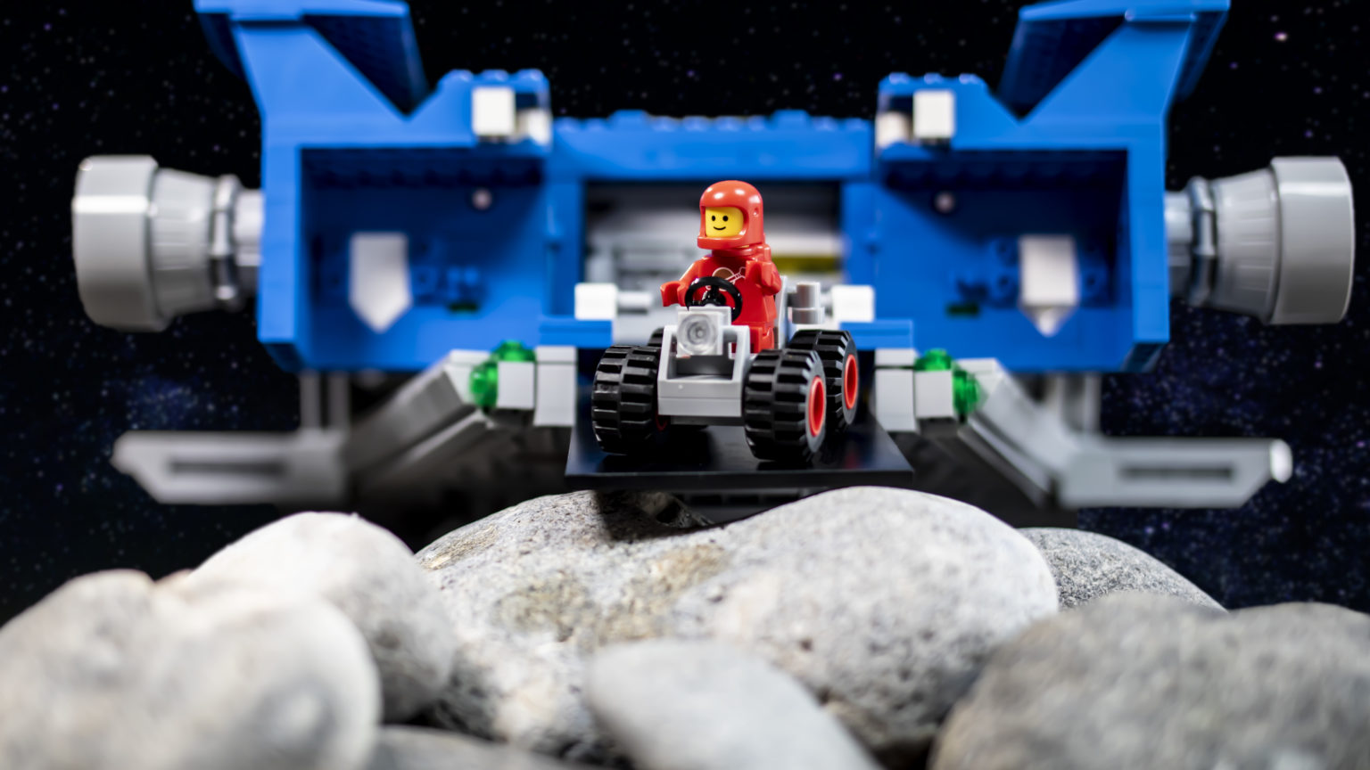 LEGO ICONS 10497 Galaxy Explorer 90th anniversary review