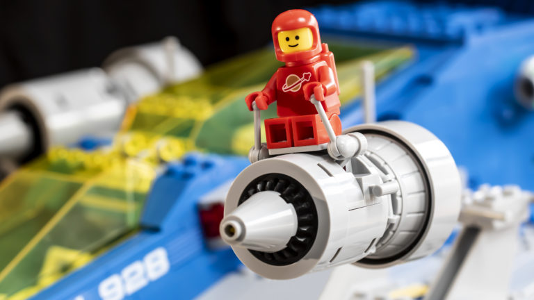 Every LEGO Classic Space astronaut colour – May 2025