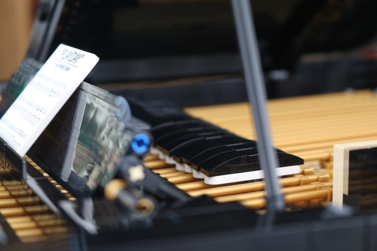 LEGO Ideas 21323 Grand Piano review - Brick Fanatics
