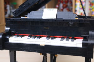 LEGO Ideas 21323 Grand Piano review - Brick Fanatics