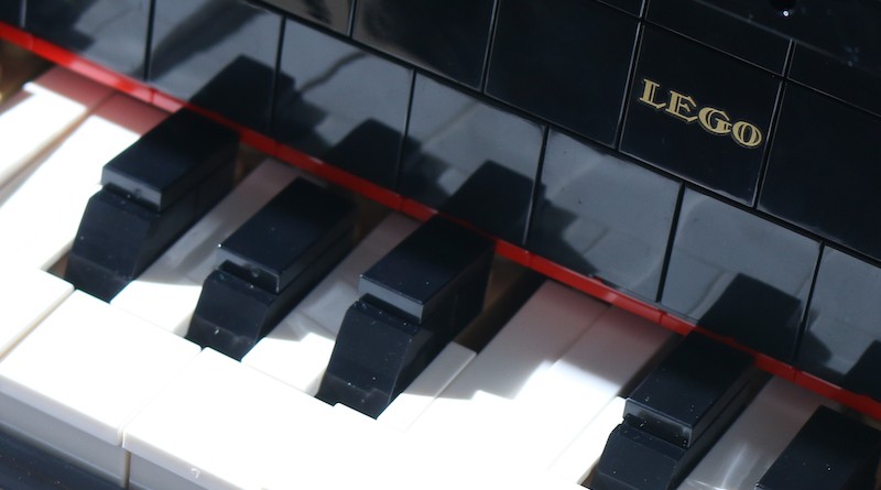 LEGO Ideas 21323 Grand Piano full set review - Brick Fanatics