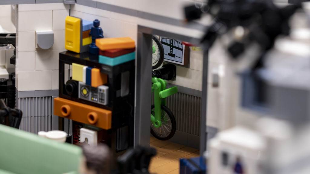 LEGO Ideas 21328 Seinfeld full review - Brick Fanatics