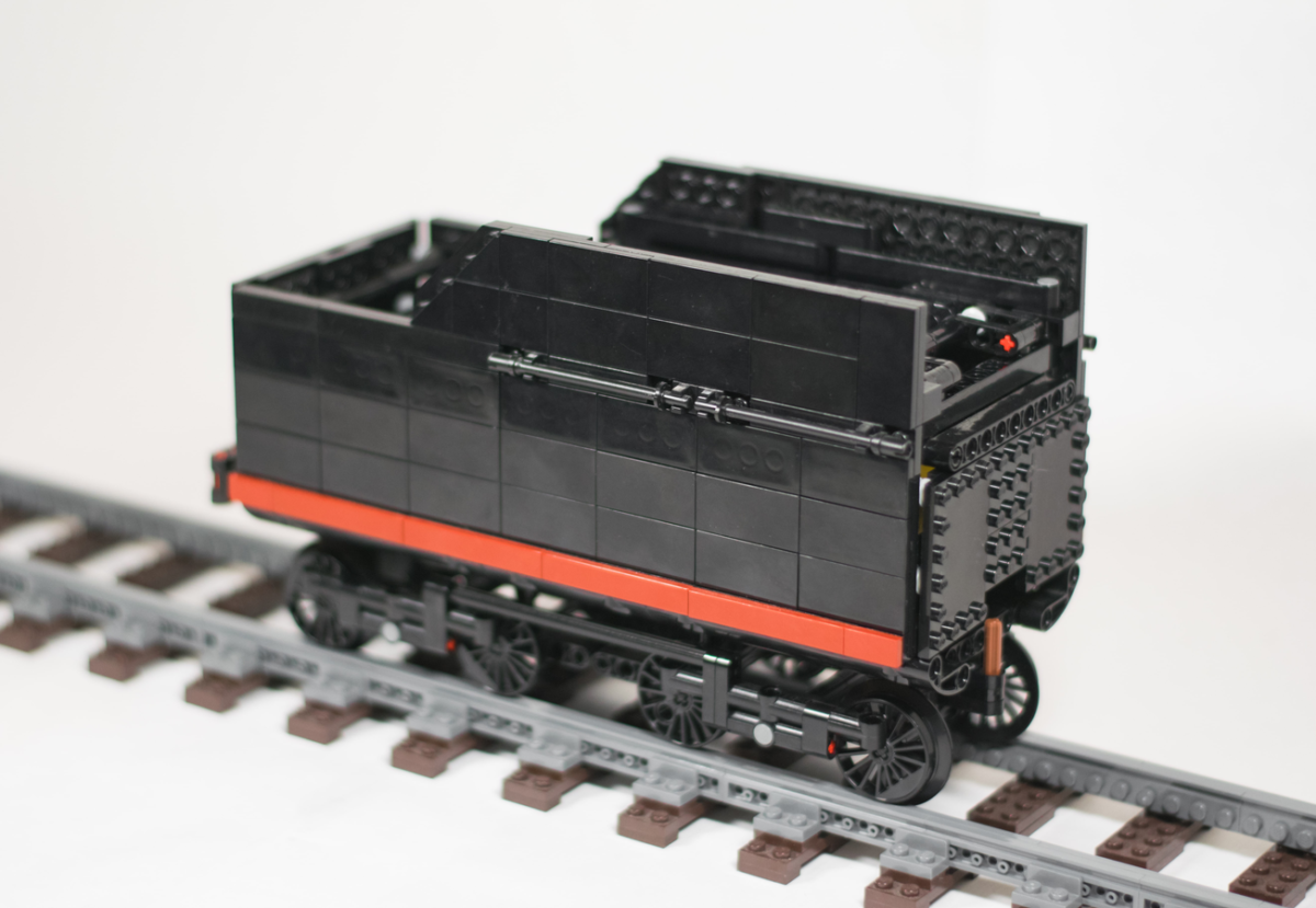 Pneumatic LEGO train rolls into the Ideas review station