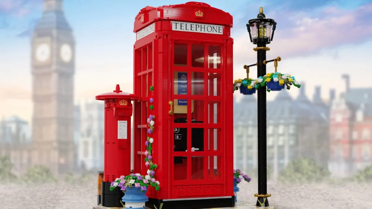 Vintage red LEGO phone box dials for review at LEGO Ideas