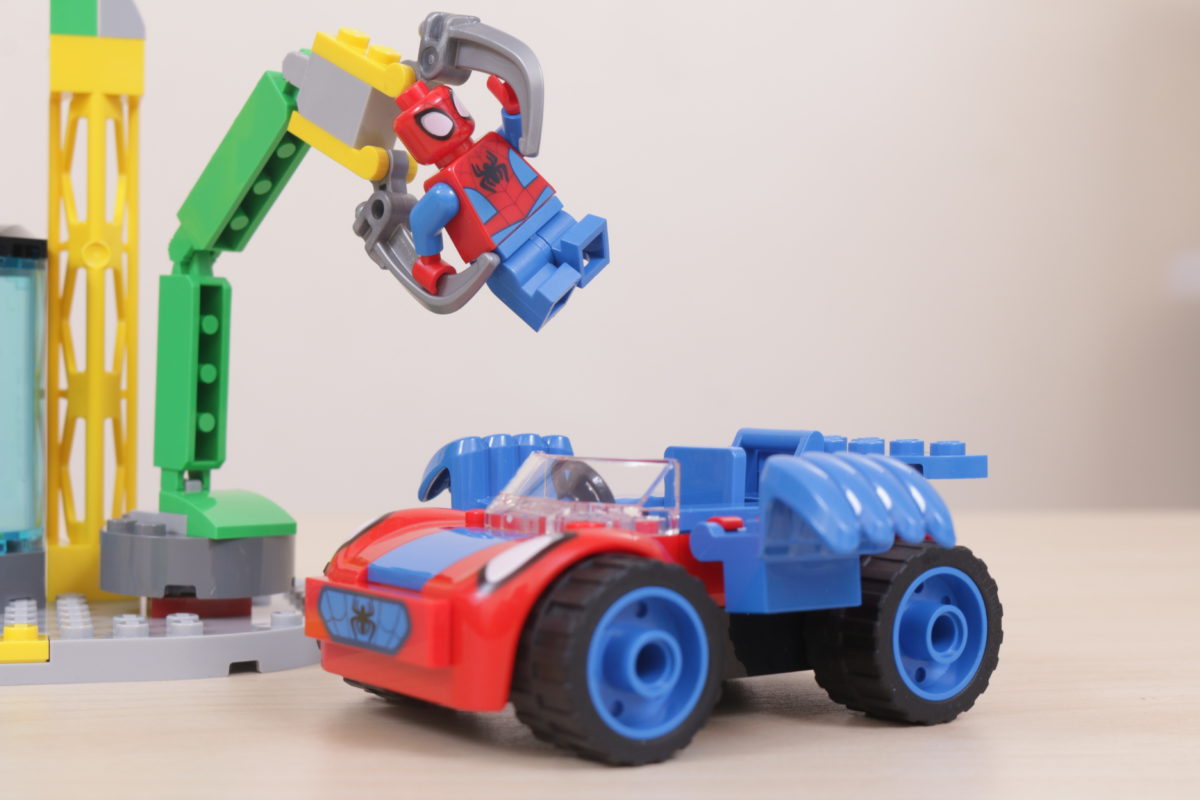 LEGO Marvel 10783 Spider-Man at Doc Ock’s Lab full review