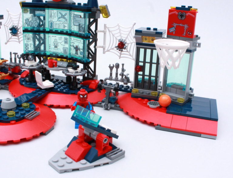 LEGO Marvel 76175 Attack on the Spider Lair review and gallery