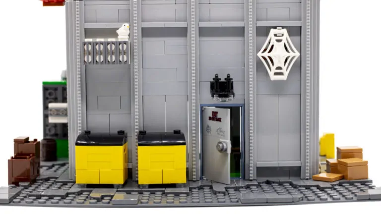 There's more connecting the LEGO Marvel modulars than height