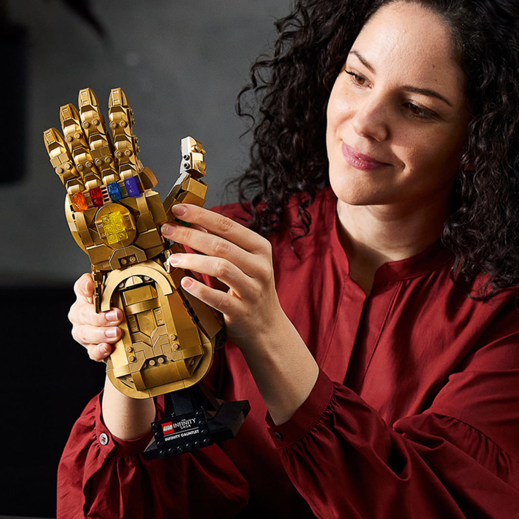 Official images of LEGO Marvel 76191 Infinity Gauntlet revealed