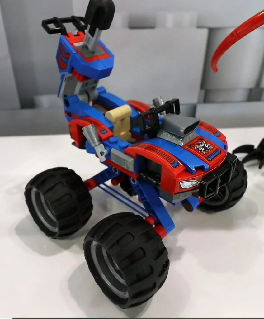 LEGO Marvel Spider-Man 76151 Venomosaurus Ambush set includes Spider ...