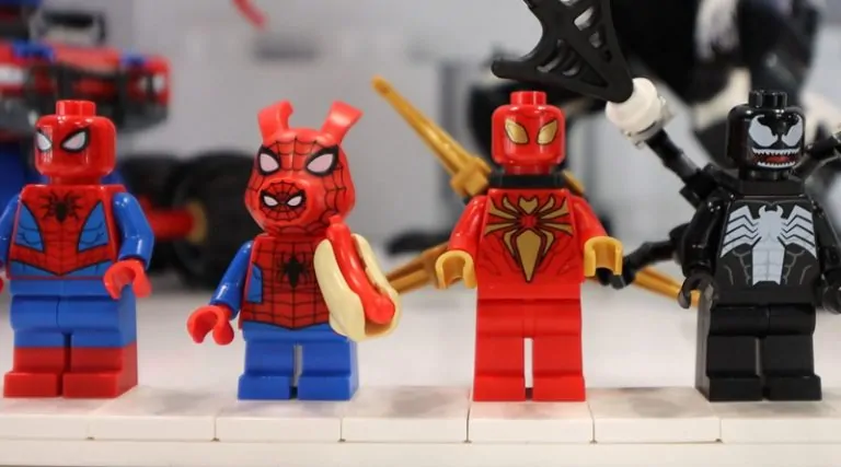 LEGO Marvel Spider-Man 76151 Venomosaurus Ambush set includes Spider ...