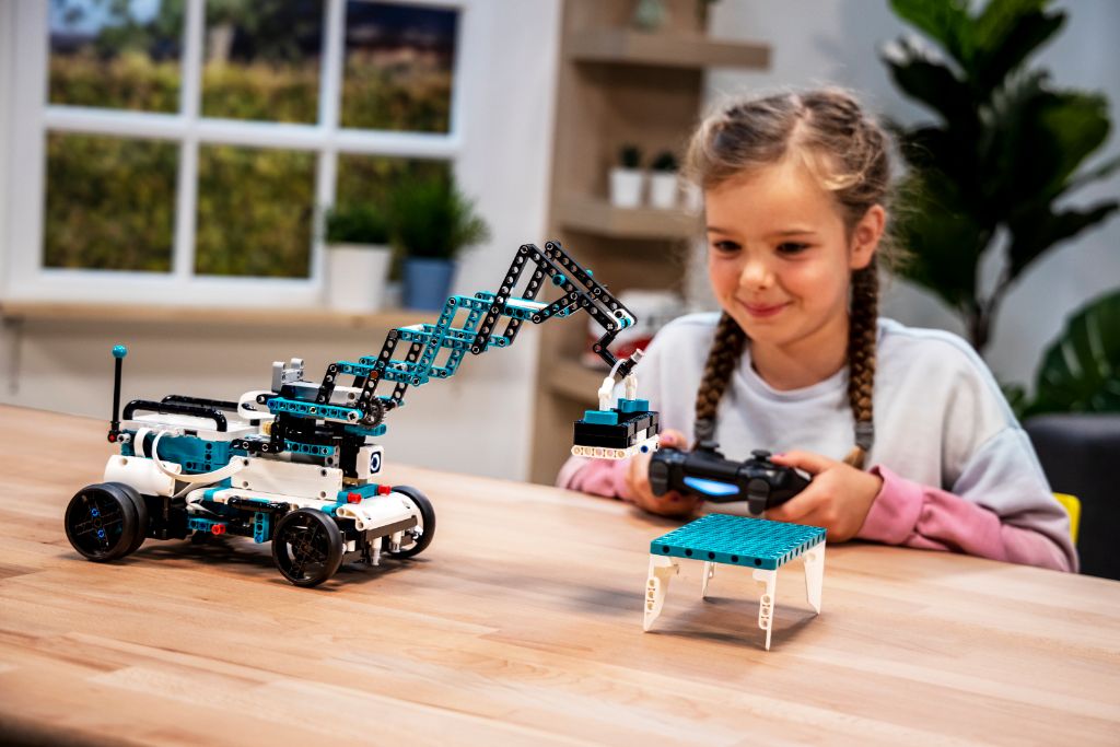 LEGO MINDSTORMS 51515 Robot Inventor revealed