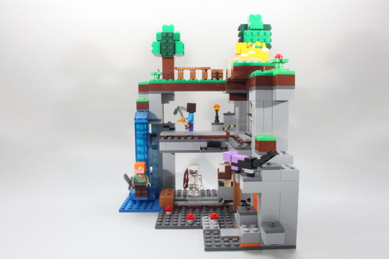 LEGO Minecraft 21169 The First Adventure review