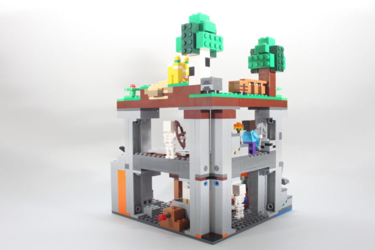 LEGO Minecraft 21169 The First Adventure review