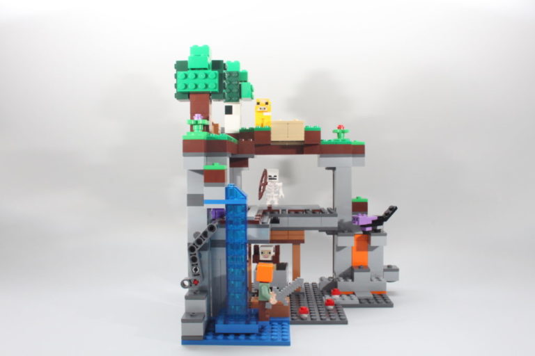 LEGO Minecraft 21169 The First Adventure review