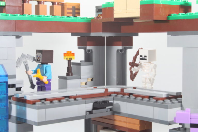 LEGO Minecraft 21169 The First Adventure review