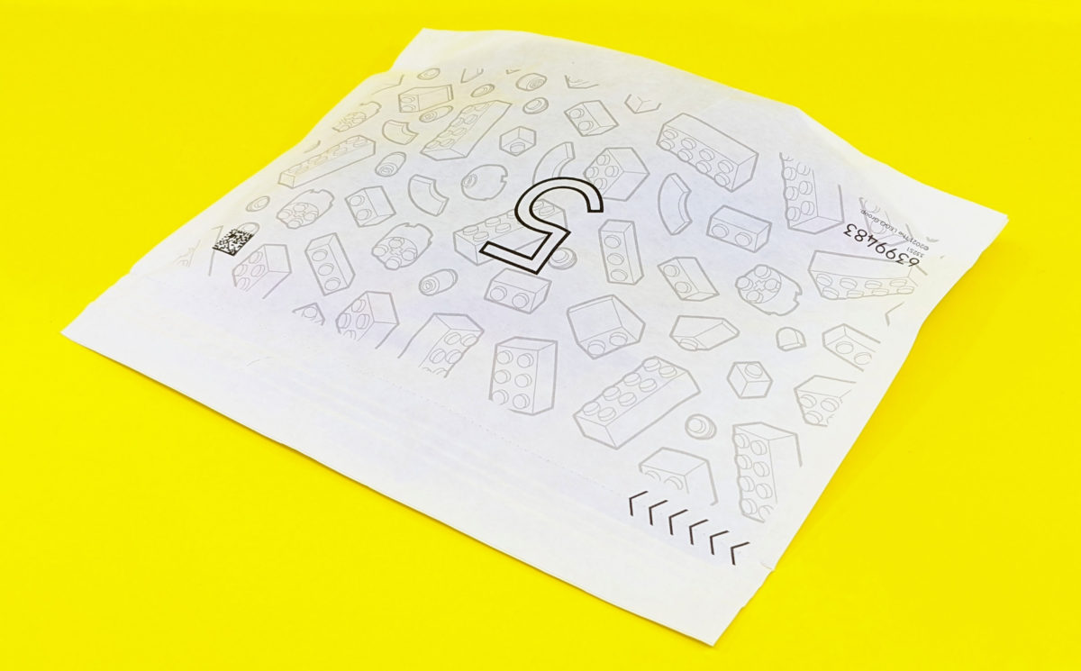 First recyclable LEGO paper bags revealed in a 2021 set