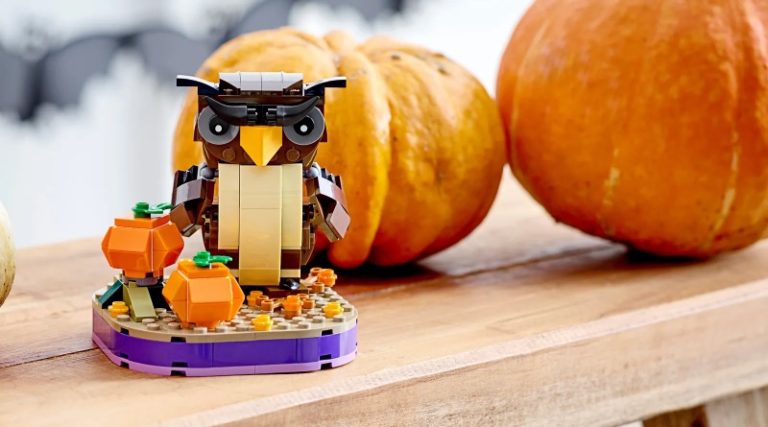 LEGO Seasonal 40497 Halloween Owl revealed