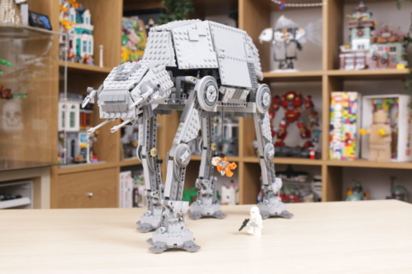 LEGO Star Wars 10178 Motorized Walking AT-AT detailed review