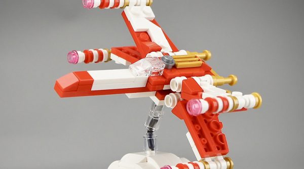 LEGO Star Wars 4002019 Xmas X-wing microscale build