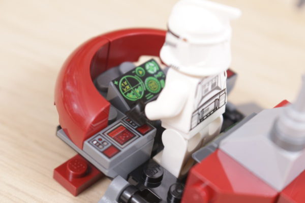 LEGO Star Wars Clone Trooper Command Station full review
