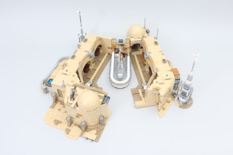 LEGO Star Wars 75290 Mos Eisley Cantina review