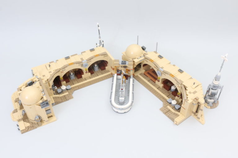 LEGO Star Wars 75290 Mos Eisley Cantina review
