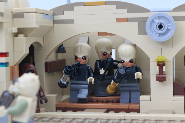 LEGO Star Wars 75290 Mos Eisley Cantina review