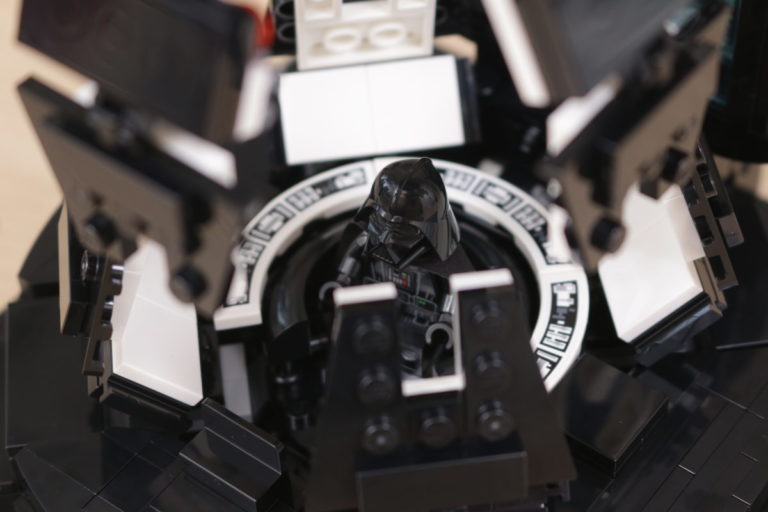 LEGO Star Wars Darth Vader Meditation Chamber full review