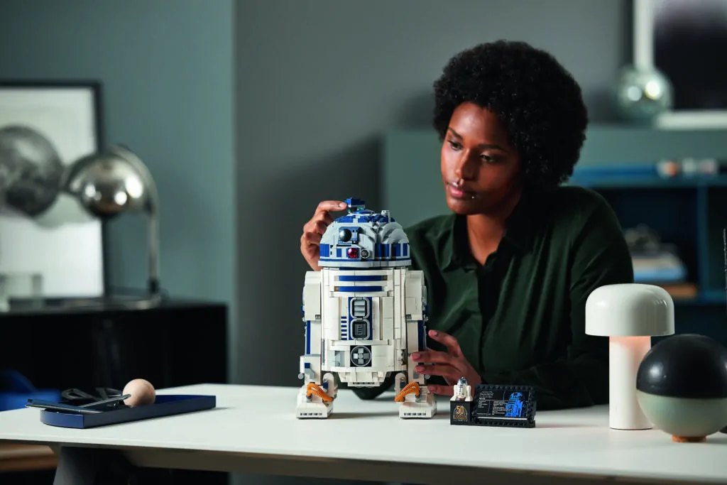 In pictures: LEGO Star Wars 75308 R2-D2