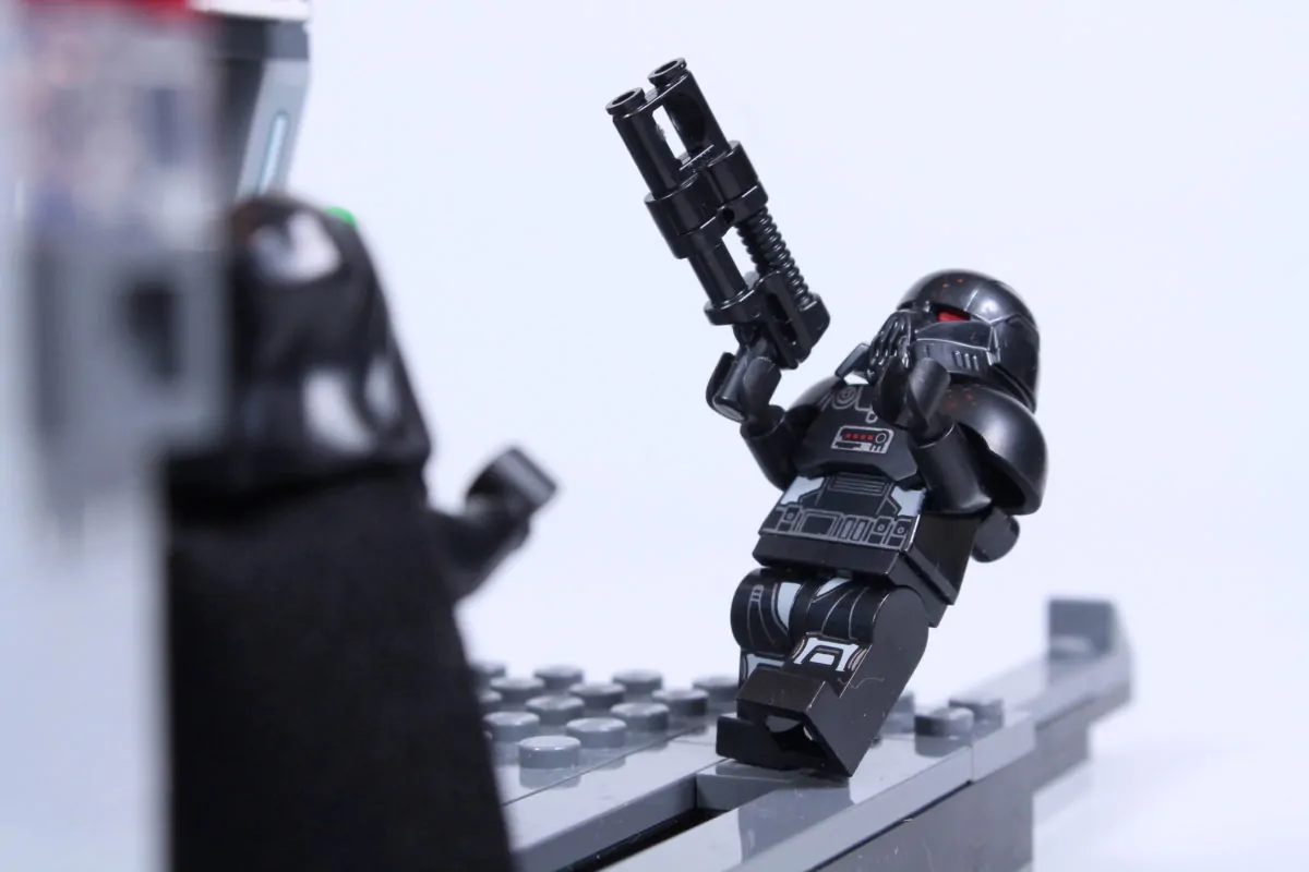 LEGO Star Wars 75324 Dark Trooper Attack review and gallery