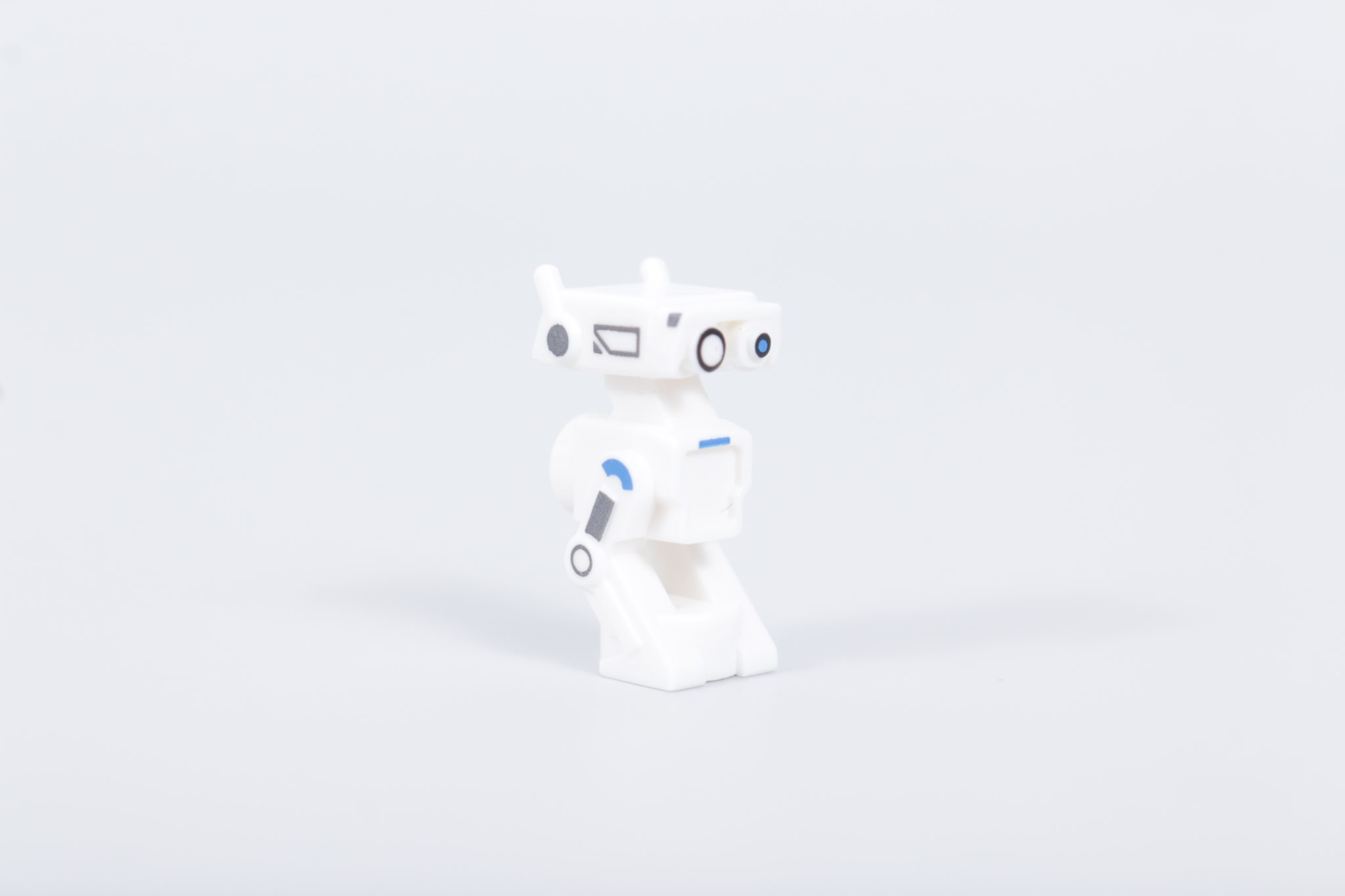 PSA: Now is the time to buy a LEGO Star Wars BD-1 minifigure