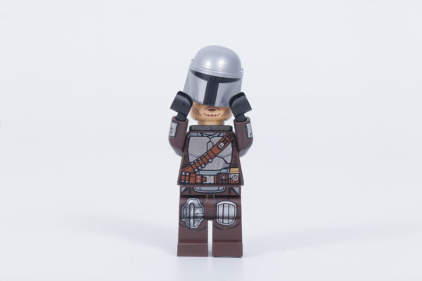 New LEGO Star Wars Mando minifig is the best of both worlds