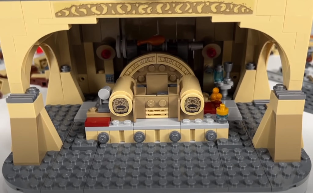 What if LEGO Star Wars Boba Fett’s Throne Room was bigger?