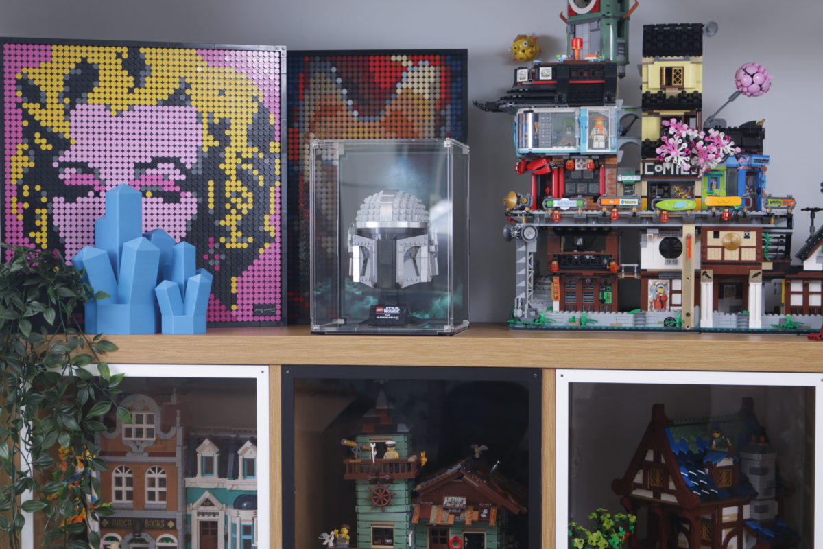 LEGO Star Wars Helmet Display Case review and gallery