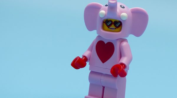 Exclusive Valentine's Day elephant minifigure at LEGO Stores