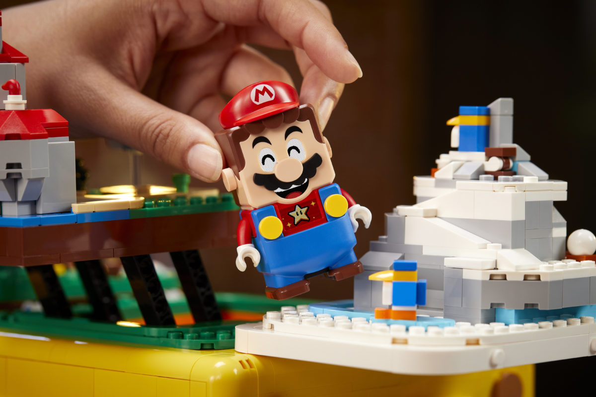 More images of LEGO Super Mario 64 Question Mark Block