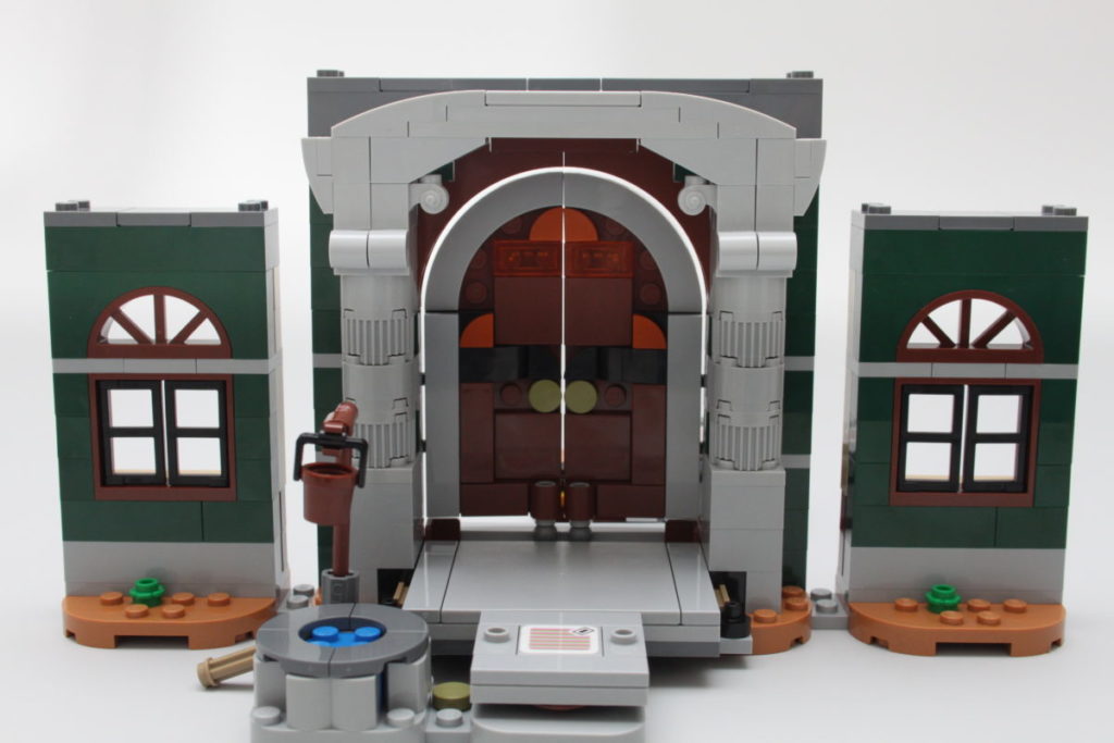 LEGO Super Mario 71399 Luigi's Mansion Entryway 2022 review