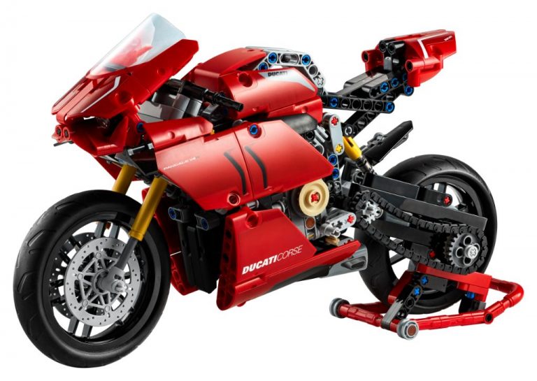 Every licensed motorcycle set from LEGO Technic and beyond